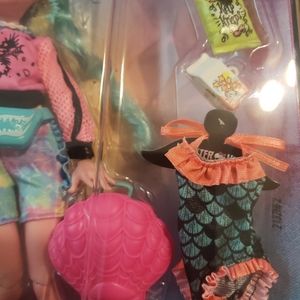 monster high | Toys | 222 Monster High Lagoona Blue And Neptuna Nib ...
